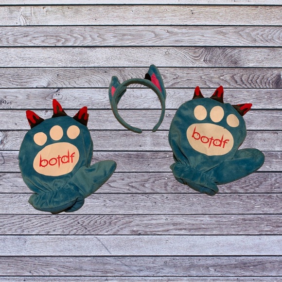 Hot Topic | Accessories | Botdf Blood On The Dance Floor Bat Halloween Paws N Claws Set Scene ...